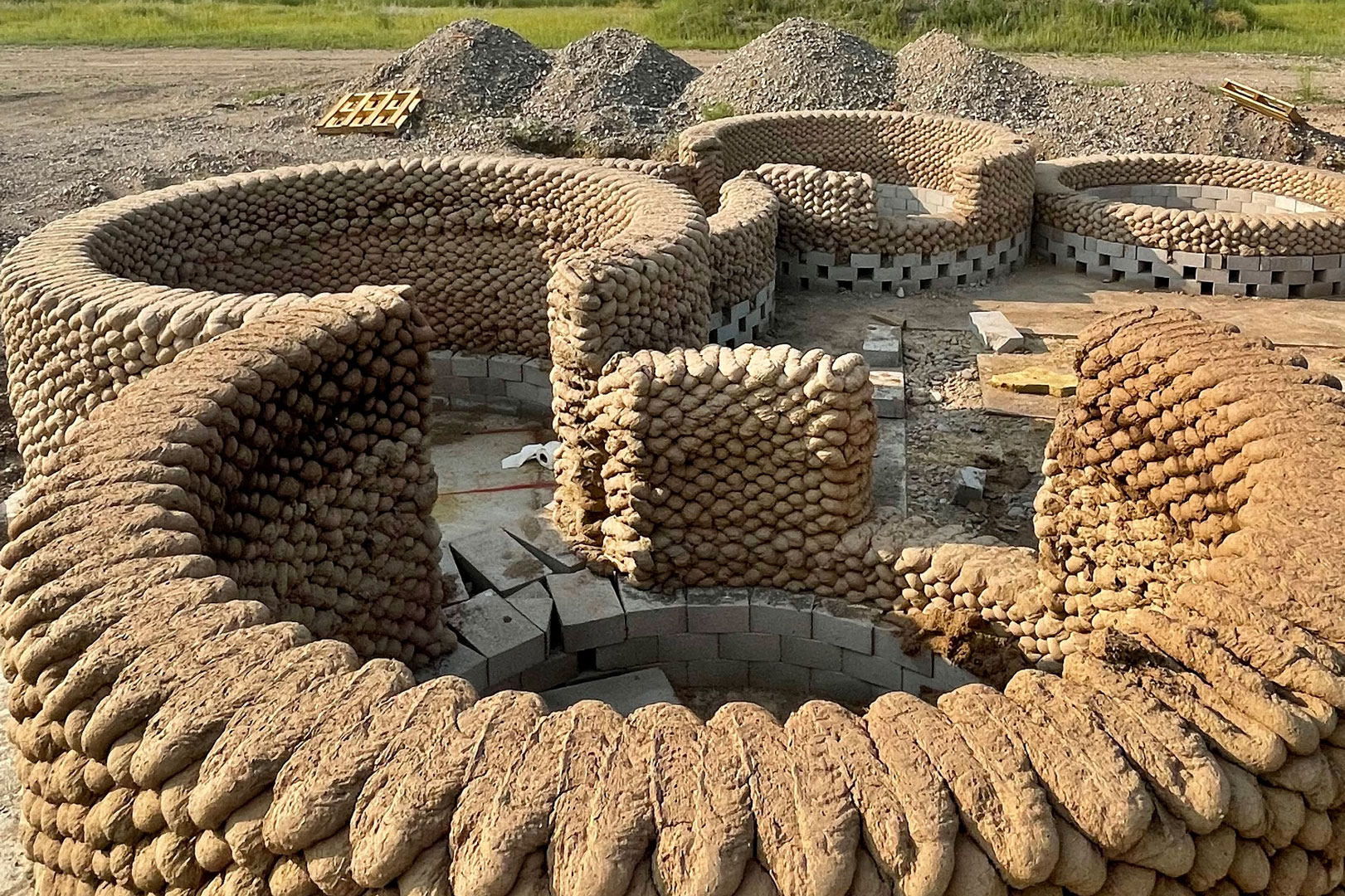 Skylos – Frontier Drive-Inn in Center, Colorado